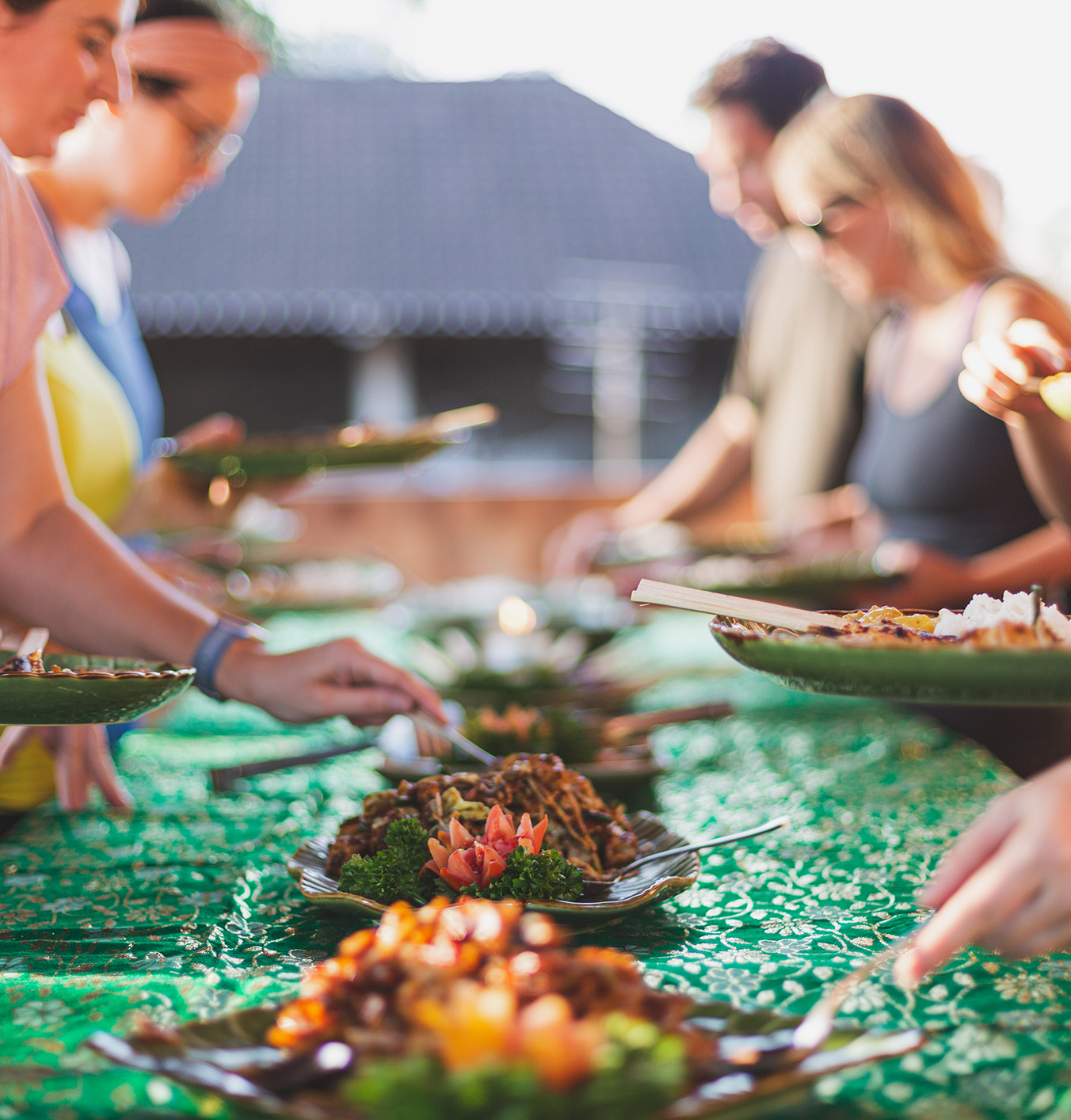 7 unique and spectacular lunch dates to travel the world with | Flash Pack